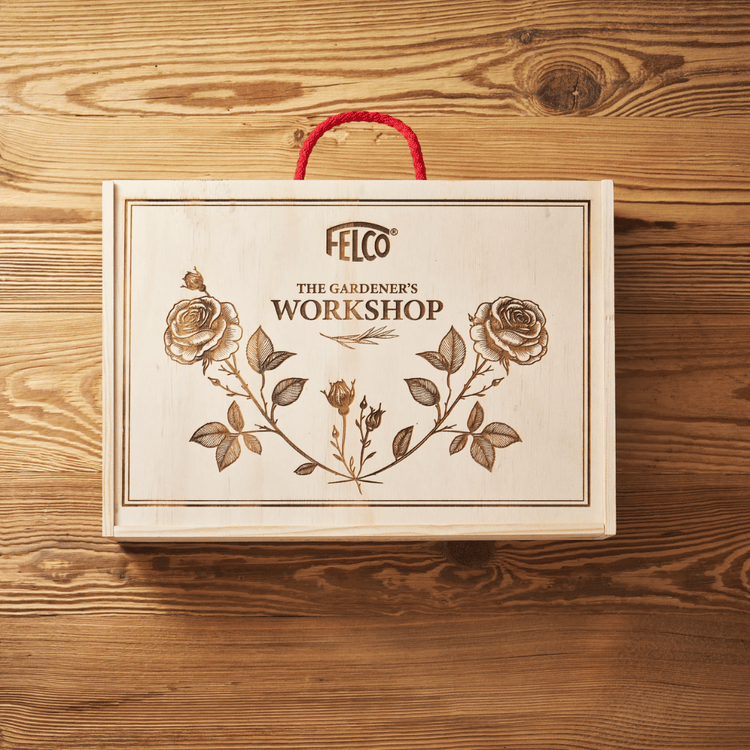 FELCO 935-A - Gardener’s Workshop Planting Set - Engraved Pine Wood Pr